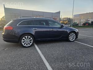 Blue Opel Insignia 2012 in Valmiera, with an engine capacity of 2.00 L and mileage of 282 thousand km for 6000 €, photo 4 on AUTOMOTO.COM.LV
