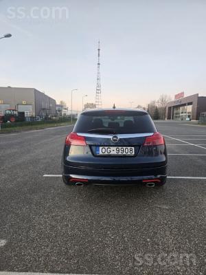 Blue Opel Insignia 2012 in Valmiera, with an engine capacity of 2.00 L and mileage of 282 thousand km for 6000 €, photo 5 on AUTOMOTO.COM.LV