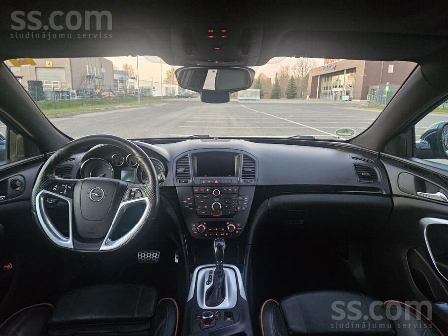 Blue Opel Insignia 2012 in Valmiera, with an engine capacity of 2.00 L and mileage of 282 thousand km for 6000 €, photo 6 on AUTOMOTO.COM.LV