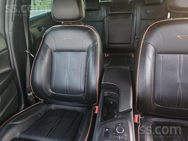 Blue Opel Insignia 2012 in Valmiera, with an engine capacity of 2.00 L and mileage of 282 thousand km for 6000 €, photo 6 on AUTOMOTO.COM.LV