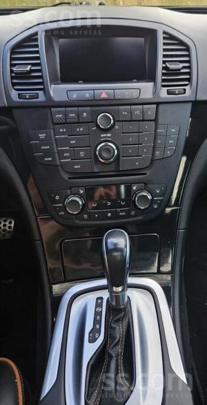 Blue Opel Insignia 2012 in Valmiera, with an engine capacity of 2.00 L and mileage of 282 thousand km for 6000 €, photo 10 on AUTOMOTO.COM.LV