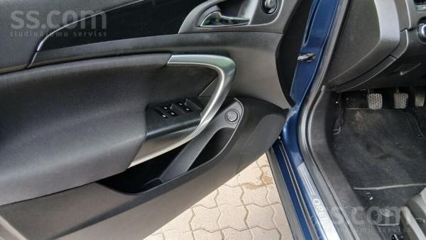 Zils Opel Insignia 2012 Ogre, ar dzinēja tilpumu 2.00 L un nobraukumu 286 tūkst. km par 3350 €, foto 6 vietnē AUTOMOTO.COM.LV