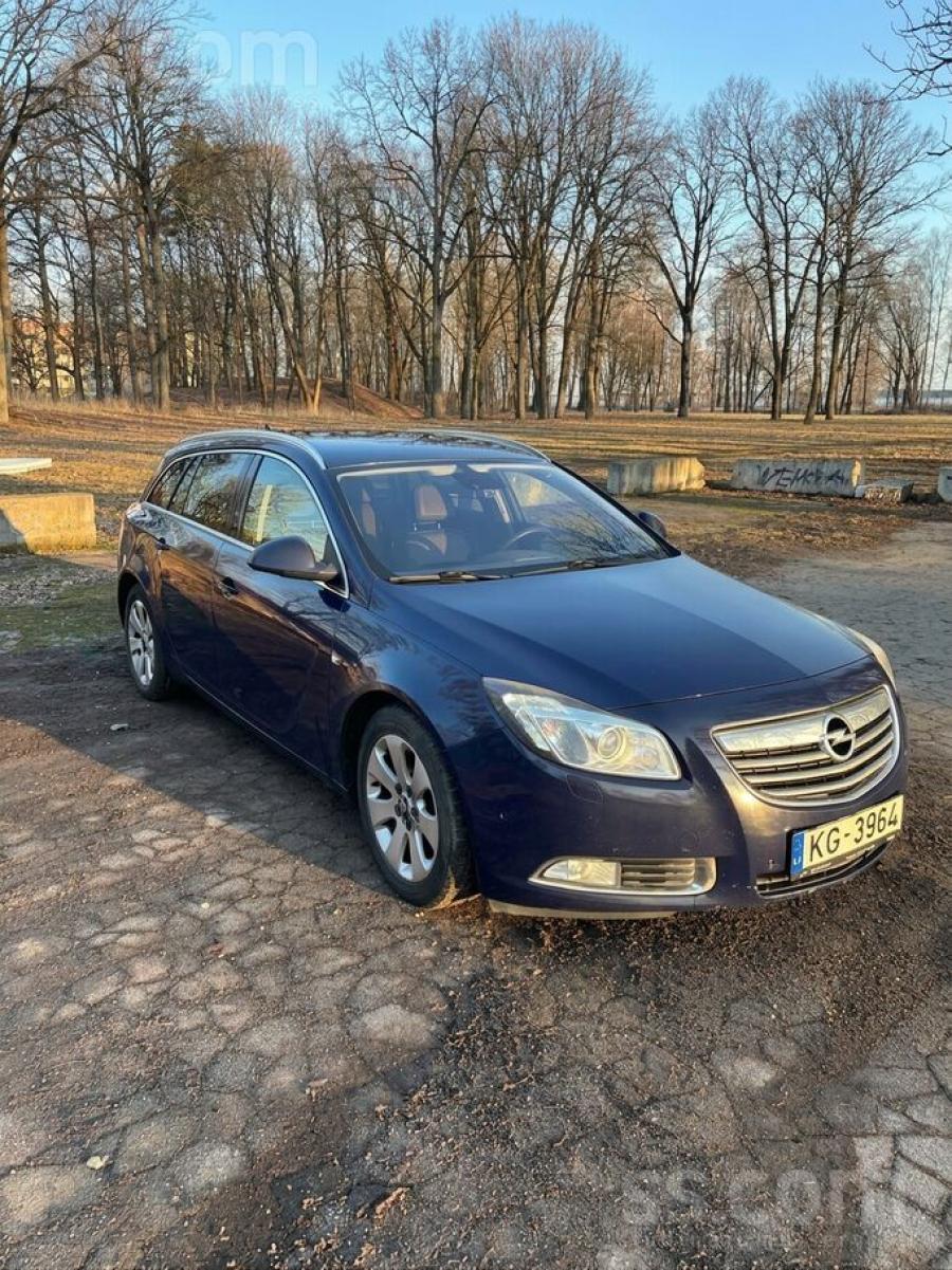 Blue Opel Insignia 2012 in Riga, with an engine capacity of 2.00 L and mileage of 287 thousand km for 2500 €, photo 1 on AUTOMOTO.COM.LV