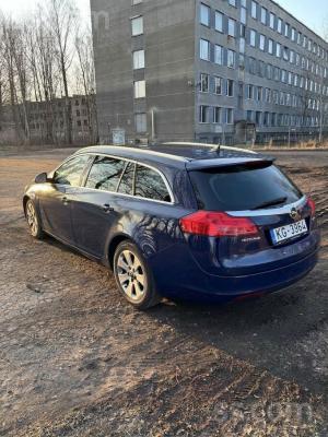 Blue Opel Insignia 2012 in Riga, with an engine capacity of 2.00 L and mileage of 287 thousand km for 2500 €, photo 5 on AUTOMOTO.COM.LV