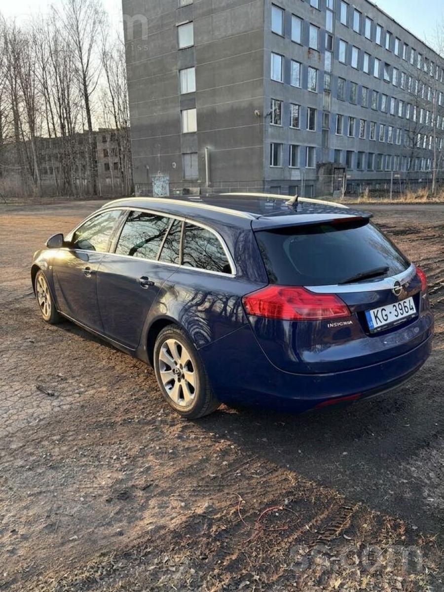 Blue Opel Insignia 2012 in Riga, with an engine capacity of 2.00 L and mileage of 287 thousand km for 2500 €, photo 5 on AUTOMOTO.COM.LV