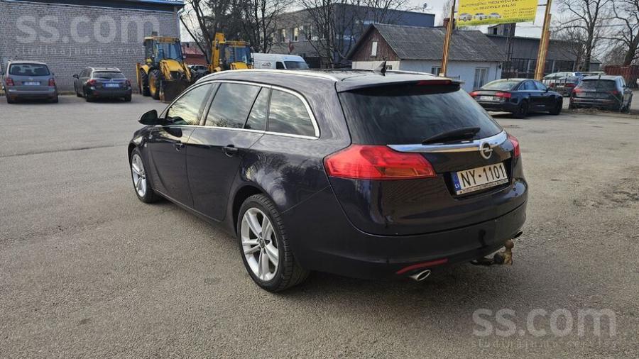 Blue Opel Insignia 2012 in Limbazi, with an engine capacity of 2.00 L and mileage of 310 thousand km for 3750 €, photo 8 on AUTOMOTO.COM.LV