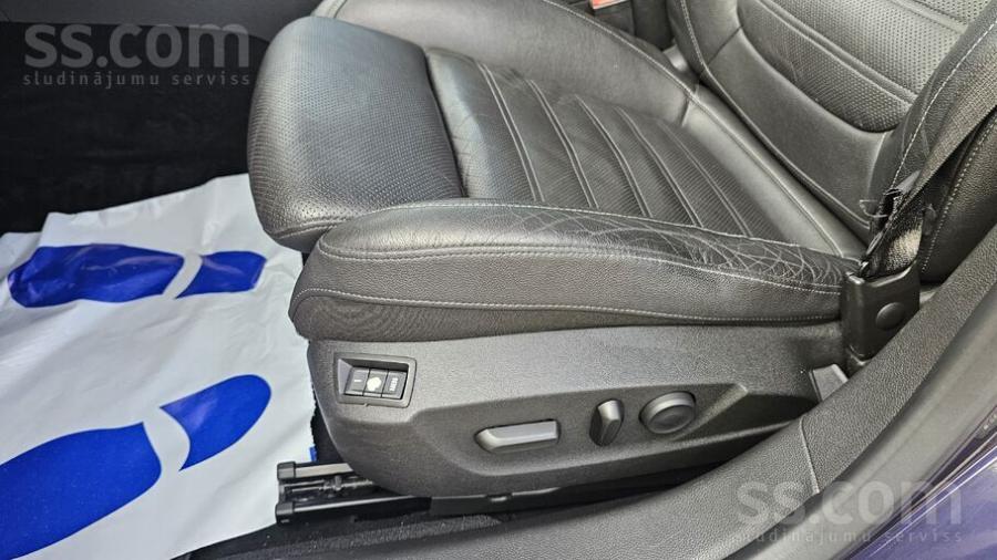Blue Opel Insignia 2012 in Limbazi, with an engine capacity of 2.00 L and mileage of 310 thousand km for 3750 €, photo 11 on AUTOMOTO.COM.LV