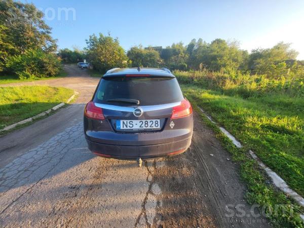 Опель Инсигния 2012 в Мадона на AUTOMOTO.COM.LV Синий Опель Инсигния 2012 в Мадона, объемом двигателя 2.00 л и пробегом 311 тыс. км за 4000 €, фото 4 на AUTOMOTO.COM.LV