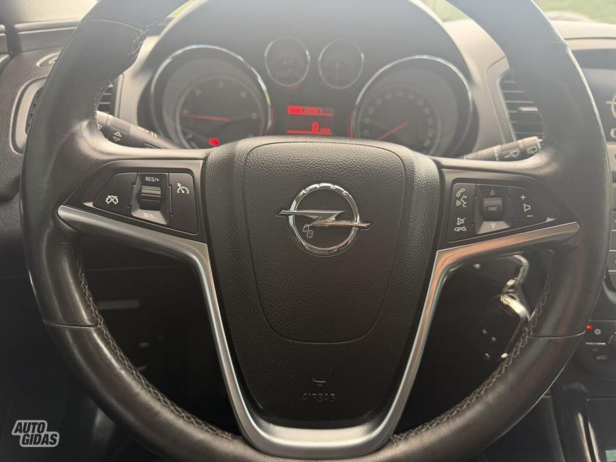 Blue Opel Insignia 2012 in Vilnius, with an engine capacity of 2.00 L and mileage of 240 thousand km for 3790 €, photo 19 on AUTOMOTO.COM.LV