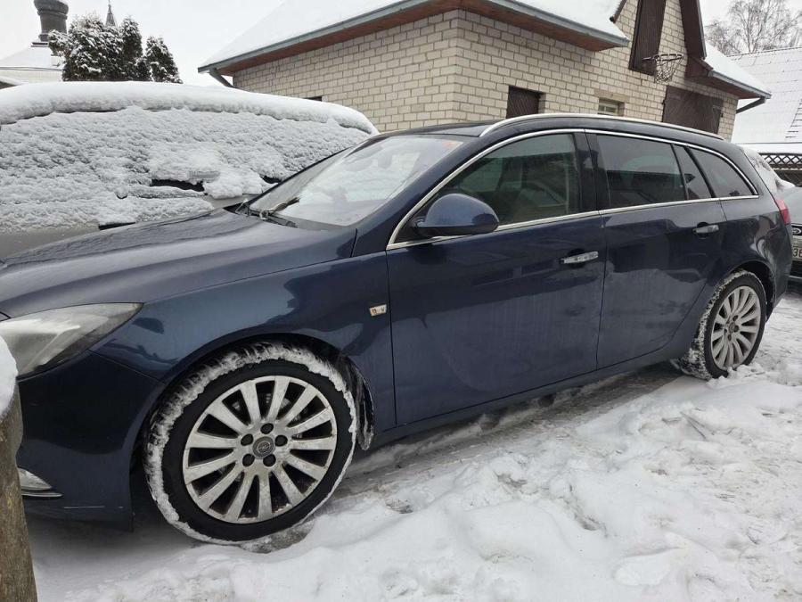 Zils Opel Insignia 2013 Vilkaviškis, ar dzinēja tilpumu 2.00 L un nobraukumu 216 tūkst. km par 2250 €, foto 1 vietnē AUTOMOTO.COM.LV