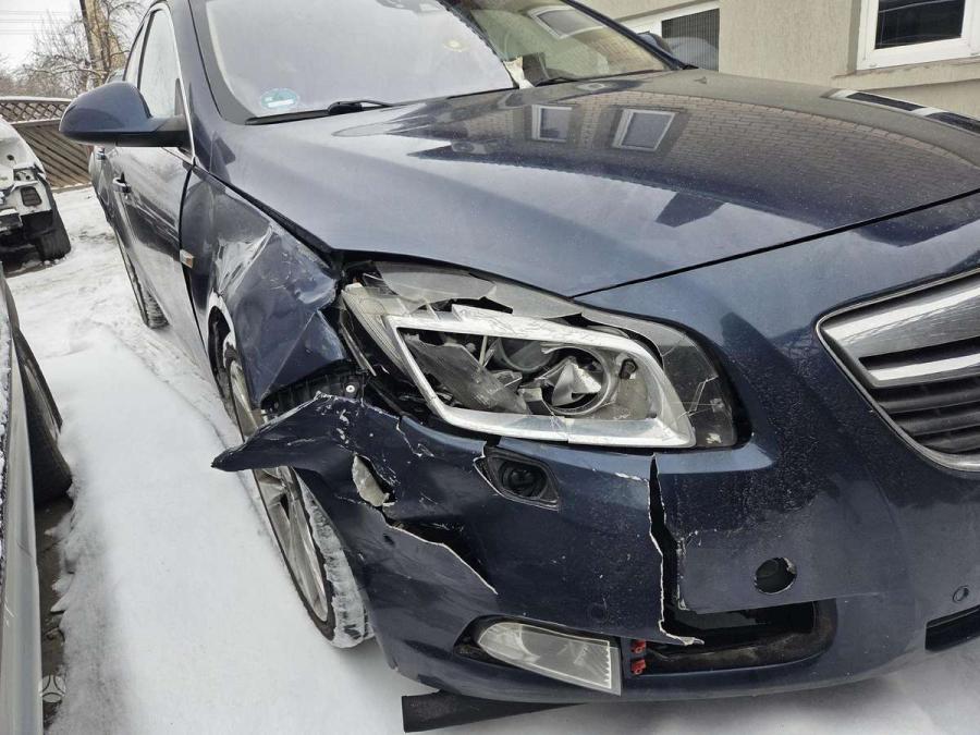 Zils Opel Insignia 2013 Vilkaviškis, ar dzinēja tilpumu 2.00 L un nobraukumu 216 tūkst. km par 2250 €, foto 2 vietnē AUTOMOTO.COM.LV