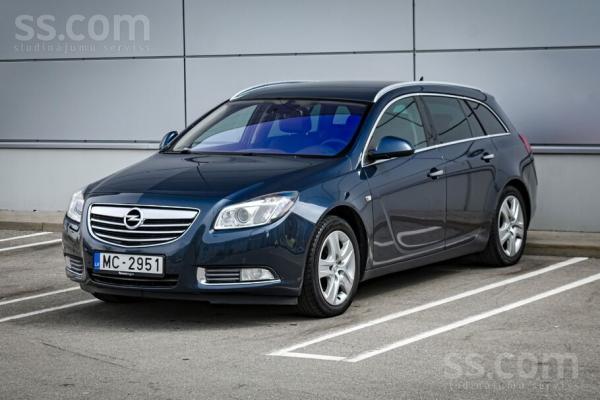 Zils Opel Insignia 2013 Rīga, ar dzinēja tilpumu 2.00 L un nobraukumu 0 tūkst. km par 4950 €, foto 1 vietnē AUTOMOTO.COM.LV