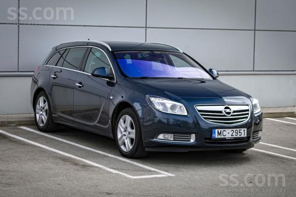 Zils Opel Insignia 2013 Rīga, ar dzinēja tilpumu 2.00 L un nobraukumu 0 tūkst. km par 4950 €, foto 3 vietnē AUTOMOTO.COM.LV