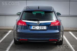 Blue Opel Insignia 2013 in Riga, with an engine capacity of 2.00 L and mileage of 0 thousand km for 4950 €, photo 6 on AUTOMOTO.COM.LV