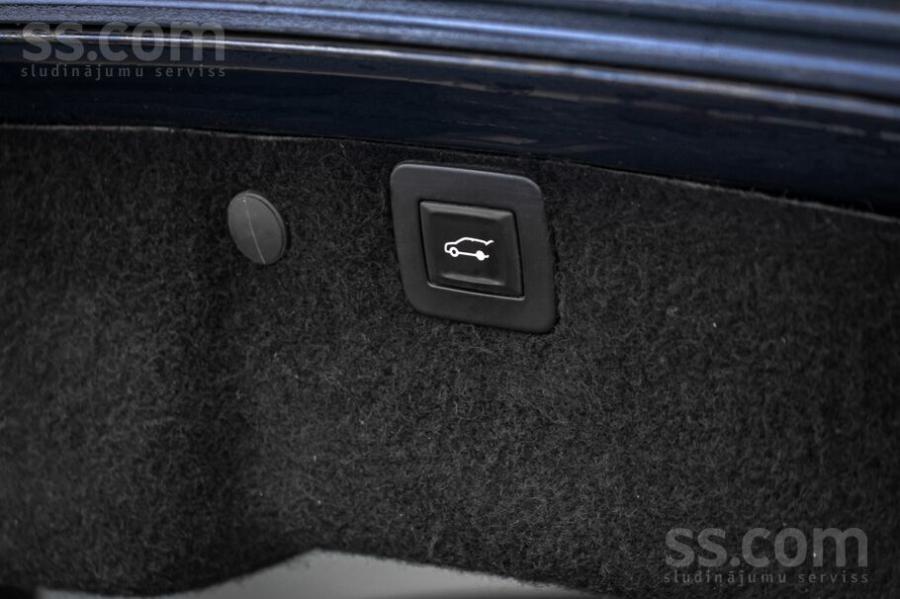 Blue Opel Insignia 2013 in Riga, with an engine capacity of 2.00 L and mileage of 0 thousand km for 4950 €, photo 8 on AUTOMOTO.COM.LV