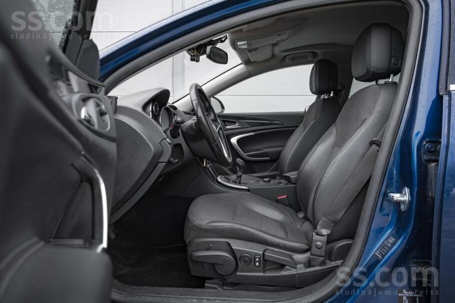 Blue Opel Insignia 2013 in Riga, with an engine capacity of 2.00 L and mileage of 0 thousand km for 4950 €, photo 9 on AUTOMOTO.COM.LV