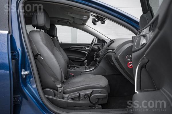 Zils Opel Insignia 2013 Rīga, ar dzinēja tilpumu 2.00 L un nobraukumu 0 tūkst. km par 4950 €, foto 9 vietnē AUTOMOTO.COM.LV
