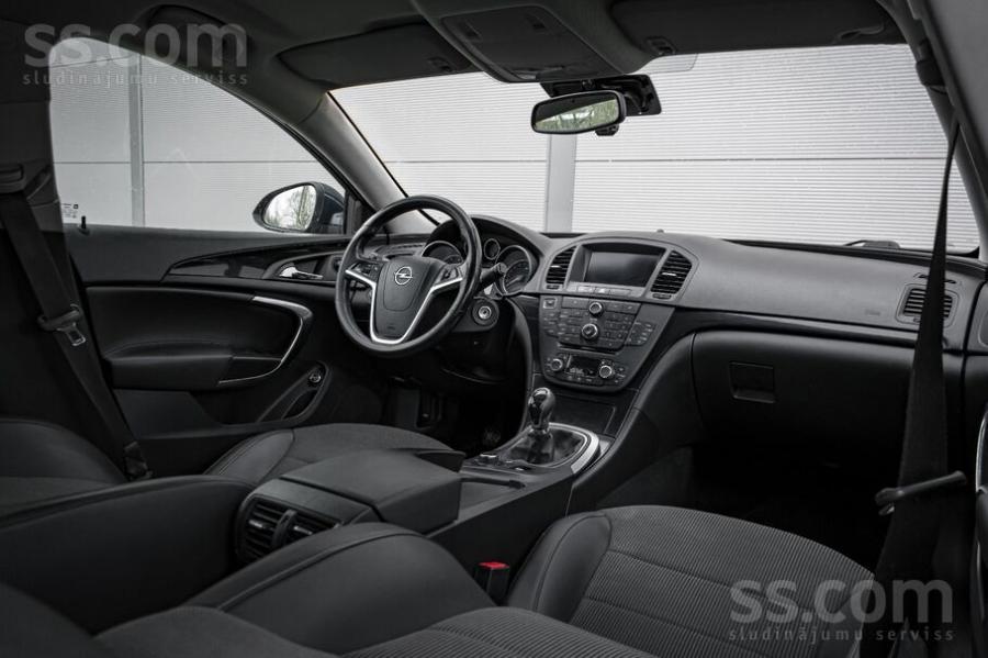 Blue Opel Insignia 2013 in Riga, with an engine capacity of 2.00 L and mileage of 0 thousand km for 4950 €, photo 13 on AUTOMOTO.COM.LV