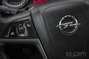 Blue Opel Insignia 2013 in Riga, with an engine capacity of 2.00 L and mileage of 0 thousand km for 4950 €, photo 16 on AUTOMOTO.COM.LV