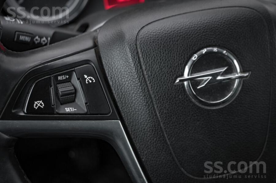 Blue Opel Insignia 2013 in Riga, with an engine capacity of 2.00 L and mileage of 0 thousand km for 4950 €, photo 16 on AUTOMOTO.COM.LV