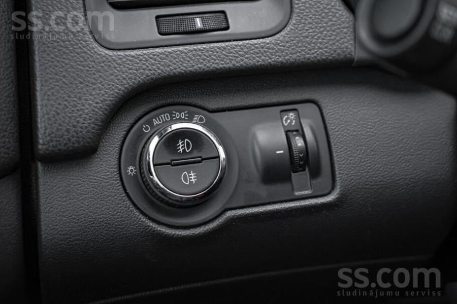Blue Opel Insignia 2013 in Riga, with an engine capacity of 2.00 L and mileage of 0 thousand km for 4950 €, photo 26 on AUTOMOTO.COM.LV