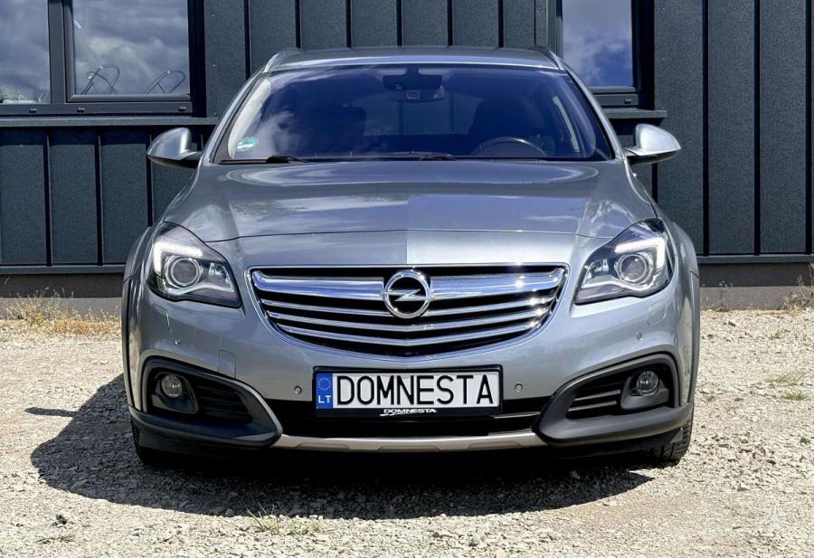 Blue Opel Insignia 2013 in Klaipeda, with an engine capacity of 2.00 L and mileage of 215 thousand km for 6500 €, photo 3 on AUTOMOTO.COM.LV