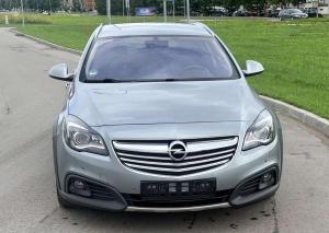 Blue Opel Insignia 2013 in Klaipeda, with an engine capacity of 2.00 L and mileage of 215 thousand km for 6200 €, photo 3 on AUTOMOTO.COM.LV