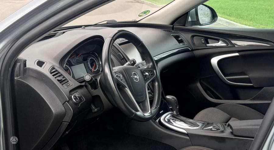 Blue Opel Insignia 2013 in Klaipeda, with an engine capacity of 2.00 L and mileage of 215 thousand km for 6200 €, photo 12 on AUTOMOTO.COM.LV