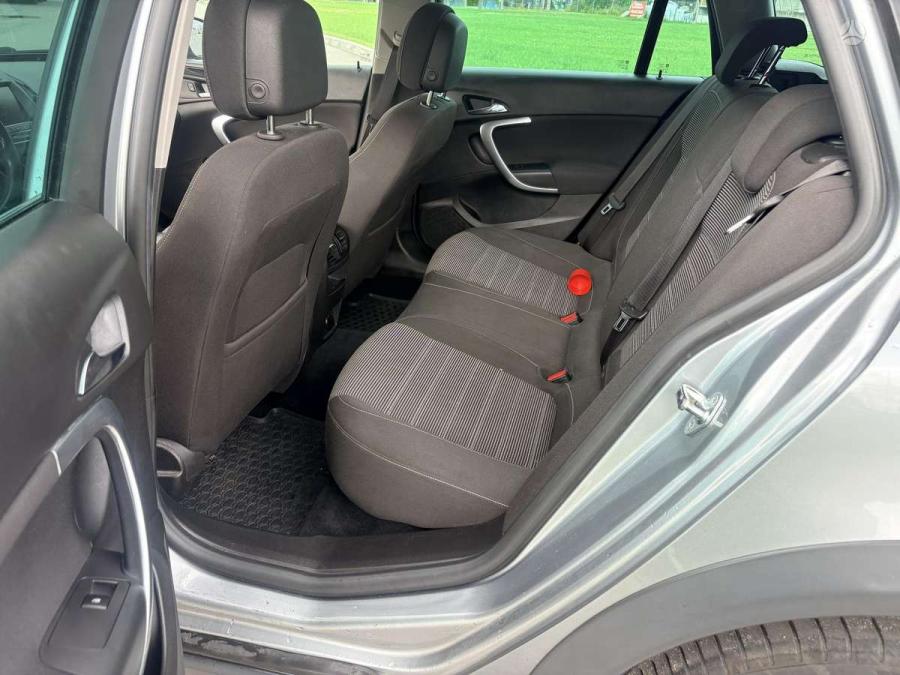 Blue Opel Insignia 2013 in Klaipeda, with an engine capacity of 2.00 L and mileage of 215 thousand km for 6200 €, photo 16 on AUTOMOTO.COM.LV