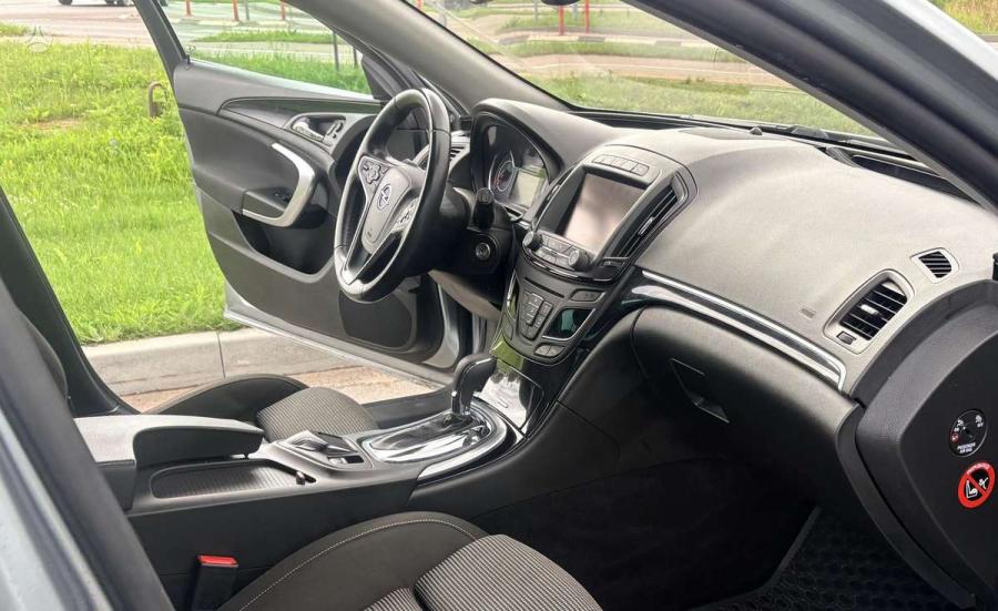 Blue Opel Insignia 2013 in Klaipeda, with an engine capacity of 2.00 L and mileage of 215 thousand km for 6200 €, photo 17 on AUTOMOTO.COM.LV