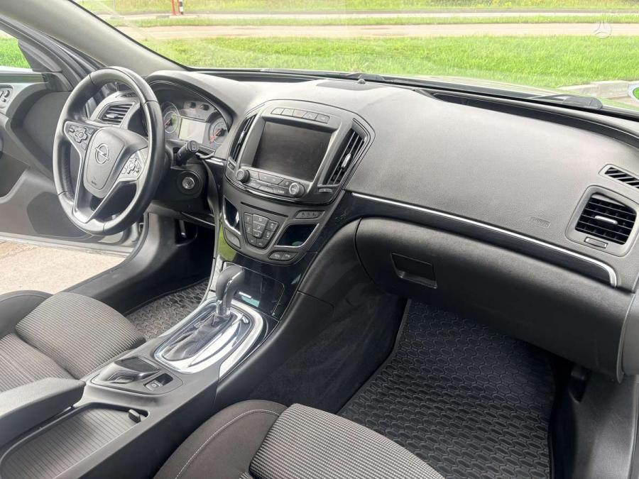 Blue Opel Insignia 2013 in Klaipeda, with an engine capacity of 2.00 L and mileage of 215 thousand km for 6200 €, photo 19 on AUTOMOTO.COM.LV