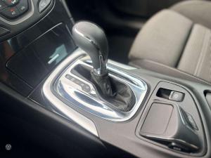 Blue Opel Insignia 2013 in Klaipeda, with an engine capacity of 2.00 L and mileage of 215 thousand km for 6200 €, photo 26 on AUTOMOTO.COM.LV