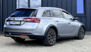 Blue Opel Insignia 2013 in Klaipeda, with an engine capacity of 2.00 L and mileage of 215 thousand km for 5900 €, photo 5 on AUTOMOTO.COM.LV
