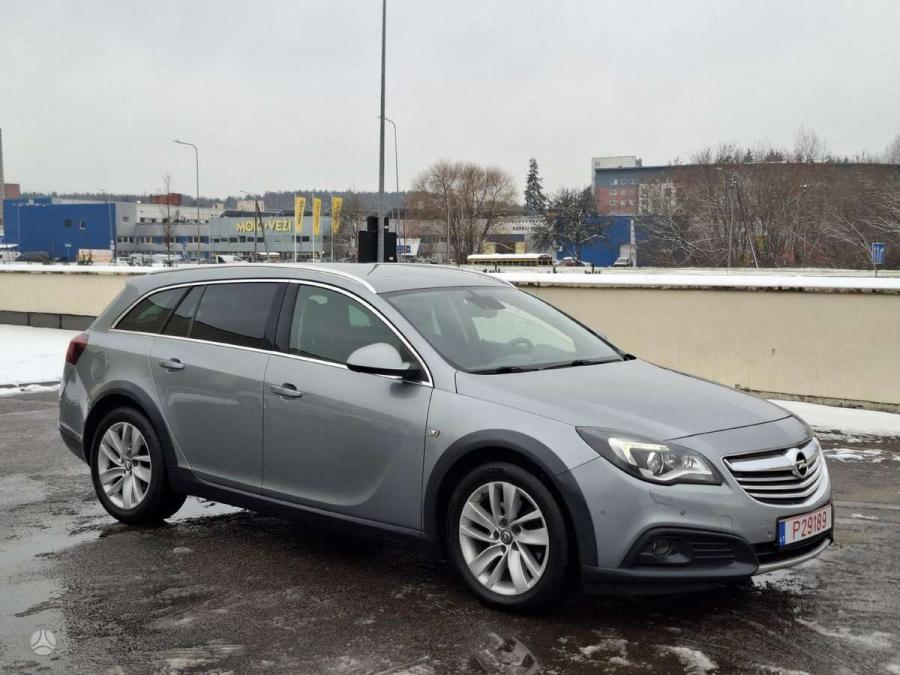 Blue Opel Insignia 2014 in Vilnius, with an engine capacity of 1.96 L and mileage of 190 thousand km for 6800 €, photo 8 on AUTOMOTO.COM.LV