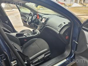 Blue Opel Insignia 2014 in Madona, with an engine capacity of 2.00 L and mileage of 196 thousand km for 7200 €, photo 6 on AUTOMOTO.COM.LV