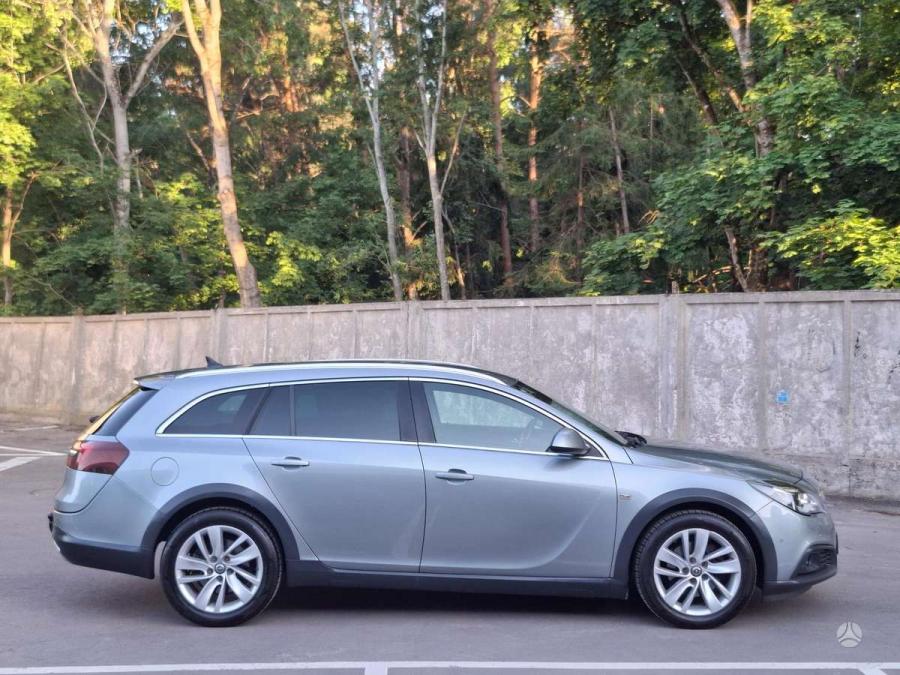 Zils Opel Insignia 2014 Viļņa, ar dzinēja tilpumu 1.96 L un nobraukumu 190 tūkst. km par 5800 €, foto 8 vietnē AUTOMOTO.COM.LV