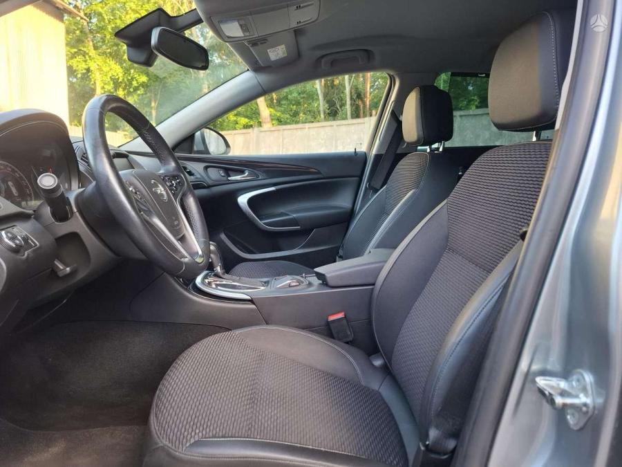 Zils Opel Insignia 2014 Viļņa, ar dzinēja tilpumu 1.96 L un nobraukumu 190 tūkst. km par 5800 €, foto 26 vietnē AUTOMOTO.COM.LV
