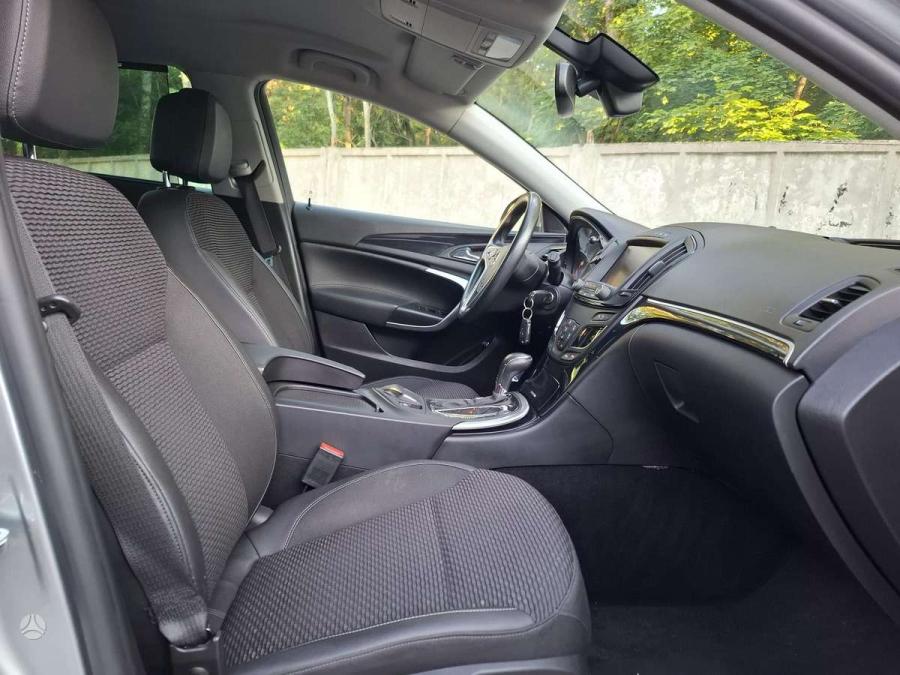 Zils Opel Insignia 2014 Viļņa, ar dzinēja tilpumu 1.96 L un nobraukumu 190 tūkst. km par 5800 €, foto 29 vietnē AUTOMOTO.COM.LV