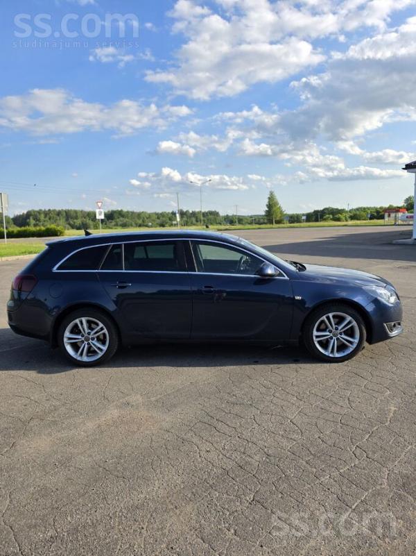 Blue Opel Insignia 2014 in Daugavpils, with an engine capacity of 2.00 L and mileage of 301 thousand km for 5000 €, photo 7 on AUTOMOTO.COM.LV