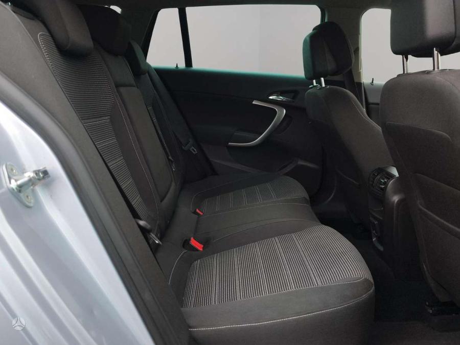 Blue Opel Insignia 2014 in Vilnius, with an engine capacity of 2.00 L and mileage of 213 thousand km for 5999 €, photo 10 on AUTOMOTO.COM.LV