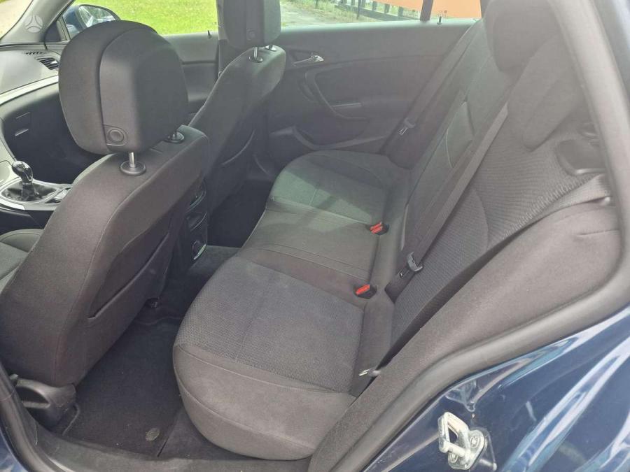 Zils Opel Insignia 2014 Kauņa, ar dzinēja tilpumu 1.96 L un nobraukumu 297 tūkst. km par 5300 €, foto 24 vietnē AUTOMOTO.COM.LV
