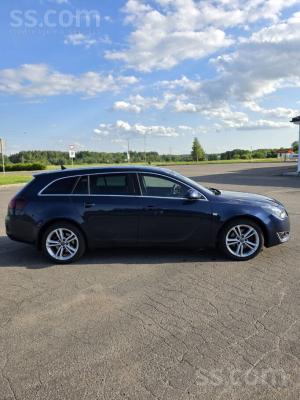 Blue Opel Insignia 2014 in Daugavpils, with an engine capacity of 2.00 L and mileage of 302 thousand km for 4300 €, photo  on AUTOMOTO.COM.LV