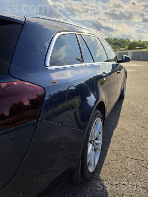 Zils Opel Insignia 2014 Daugavpils, ar dzinēja tilpumu 2.00 L un nobraukumu 302 tūkst. km par 4300 €, foto 10 vietnē AUTOMOTO.COM.LV