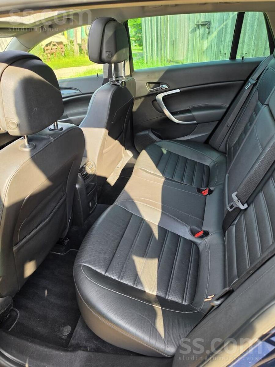 Zils Opel Insignia 2014 Daugavpils, ar dzinēja tilpumu 2.00 L un nobraukumu 302 tūkst. km par 4300 €, foto 14 vietnē AUTOMOTO.COM.LV