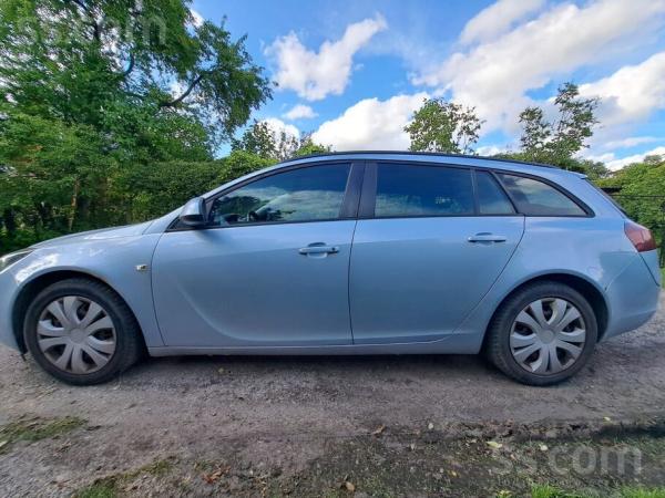 Blue Opel Insignia 2014 in Riga, with an engine capacity of 2.00 L and mileage of 350 thousand km for 2200 €, photo 2 on AUTOMOTO.COM.LV