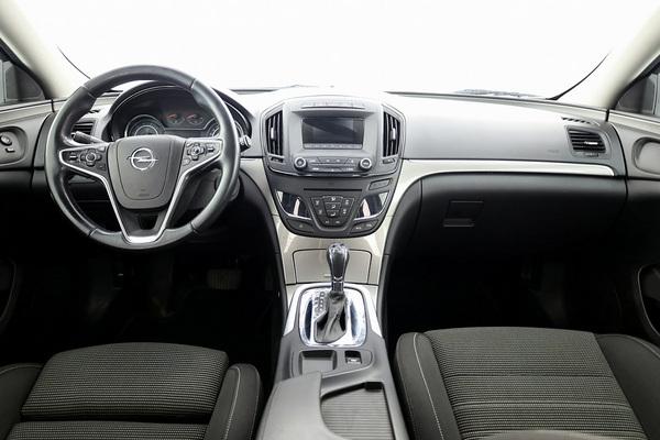 Blue Opel Insignia 2014 in Tallinn, with an engine capacity of 2.00 L and mileage of 306 thousand km for 2999 €, photo 6 on AUTOMOTO.COM.LV