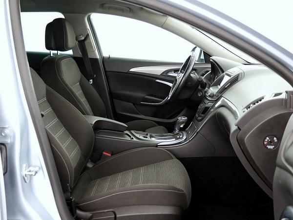 Blue Opel Insignia 2014 in Tallinn, with an engine capacity of 2.00 L and mileage of 306 thousand km for 2999 €, photo 7 on AUTOMOTO.COM.LV