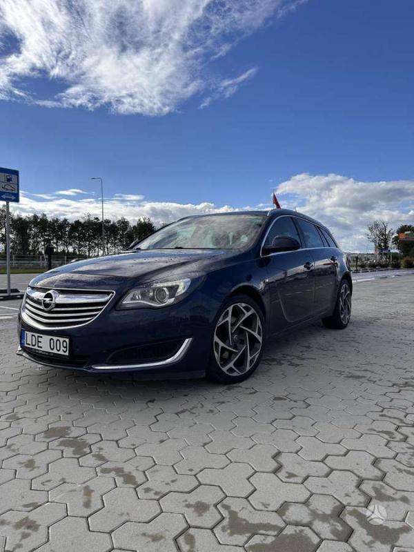 Blue Opel Insignia 2014 in Vilnius, with an engine capacity of 1.96 L and mileage of 362 thousand km for 3900 €, photo 1 on AUTOMOTO.COM.LV
