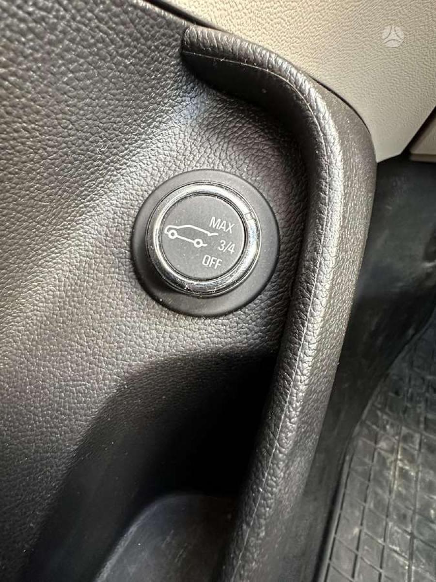 Zils Opel Insignia 2014 Viļņa, ar dzinēja tilpumu 1.96 L un nobraukumu 362 tūkst. km par 3900 €, foto 13 vietnē AUTOMOTO.COM.LV