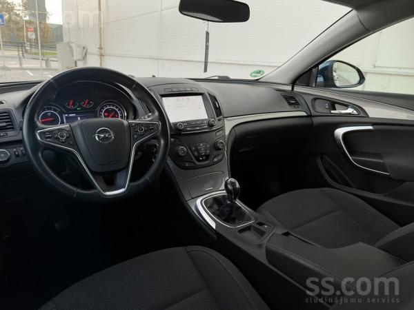 Blue Opel Insignia 2014 in Riga, with an engine capacity of 2.00 L and mileage of 202 thousand km for 6490 €, photo 8 on AUTOMOTO.COM.LV